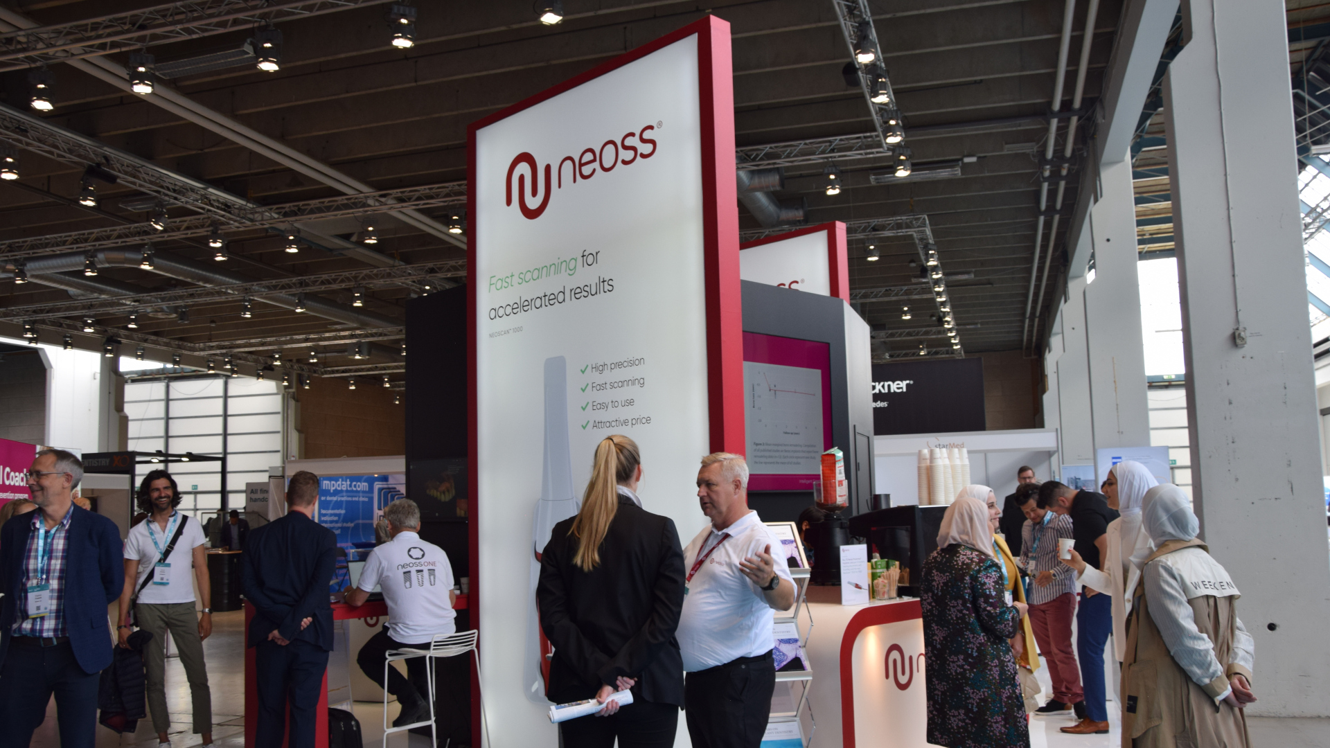 DT News - International - Neoss celebrates anniversary with NeoScan 1000